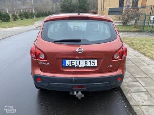 Sarkans Nissan Qashqai 2008 Viļņa, ar dzinēja tilpumu 1.50 L un nobraukumu 510 tūkst. km par 3800 €, foto 6 vietnē AUTOMOTO.COM.LV