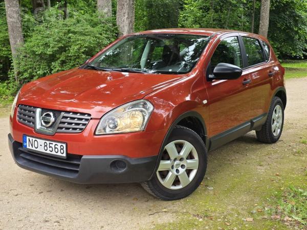Red Nissan Qashqai 2008 in Riga, with an engine capacity of 1.50 L and mileage of 129 thousand km for 5900 €, photo 1 on AUTOMOTO.COM.LV