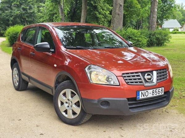 Red Nissan Qashqai 2008 in Riga, with an engine capacity of 1.50 L and mileage of 129 thousand km for 5900 €, photo 2 on AUTOMOTO.COM.LV