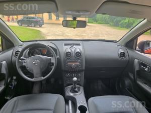 Sarkans Nissan Qashqai 2008 Rīga, ar dzinēja tilpumu 1.50 L un nobraukumu 129 tūkst. km par 5900 €, foto 8 vietnē AUTOMOTO.COM.LV