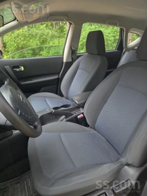 Sarkans Nissan Qashqai 2008 Rīga, ar dzinēja tilpumu 1.50 L un nobraukumu 129 tūkst. km par 5900 €, foto 9 vietnē AUTOMOTO.COM.LV