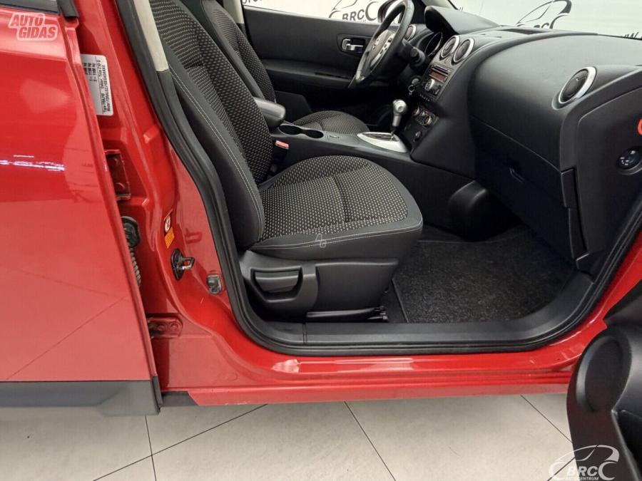 Sarkans Nissan Qashqai 2008 Avižieniai, ar dzinēja tilpumu 2.00 L un nobraukumu 286 tūkst. km par 3500 €, foto 7 vietnē AUTOMOTO.COM.LV