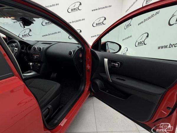 Red Nissan Qashqai 2008 in Avizieniai, with an engine capacity of 2.00 L and mileage of 286 thousand km for 3500 €, photo 8 on AUTOMOTO.COM.LV