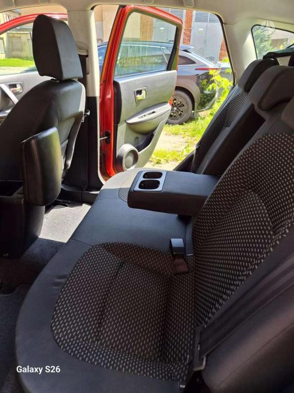 Red Nissan Qashqai 2008 in Klaipeda, with an engine capacity of 1.46 L and mileage of 154 thousand km for 3000 €, photo 7 on AUTOMOTO.COM.LV