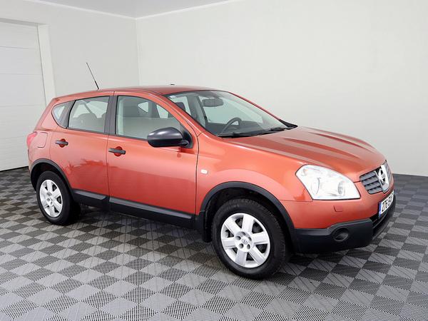 Red Nissan Qashqai 2008 in Tallinn, with an engine capacity of 2.00 L and mileage of 249 thousand km for 2499 €, photo 1 on AUTOMOTO.COM.LV