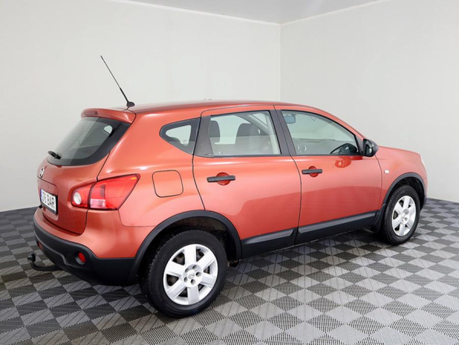 Sarkans Nissan Qashqai 2008 Tallina, ar dzinēja tilpumu 2.00 L un nobraukumu 249 tūkst. km par 2499 €, foto 4 vietnē AUTOMOTO.COM.LV