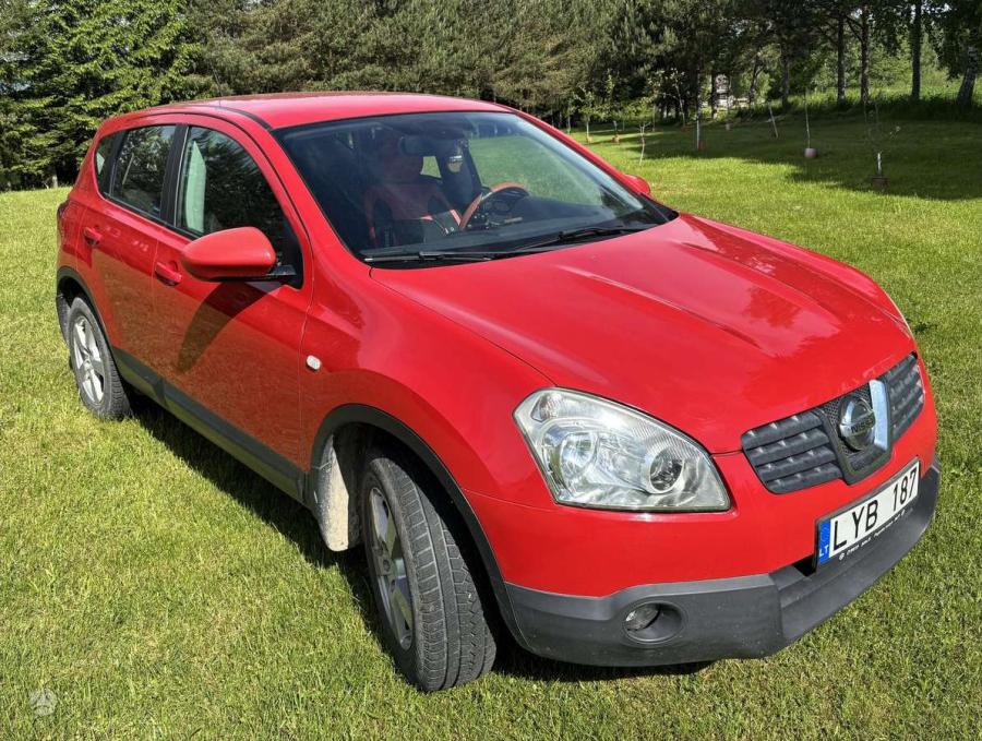 Sarkans Nissan Qashqai 2008 Viļņa, ar dzinēja tilpumu 2.00 L un nobraukumu 250 tūkst. km par 3300 €, foto 3 vietnē AUTOMOTO.COM.LV