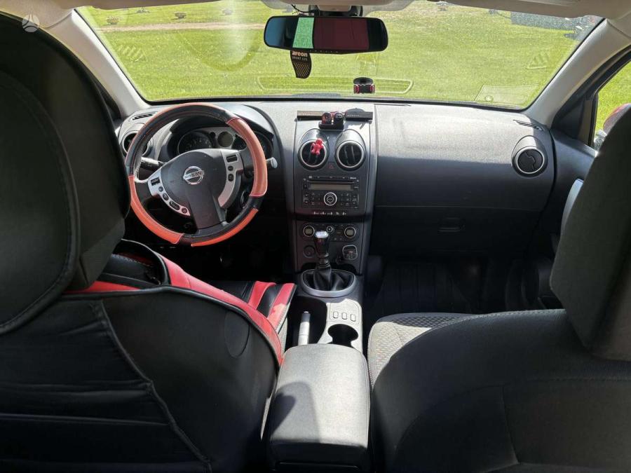Sarkans Nissan Qashqai 2008 Viļņa, ar dzinēja tilpumu 2.00 L un nobraukumu 250 tūkst. km par 3300 €, foto 9 vietnē AUTOMOTO.COM.LV