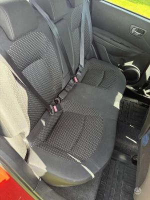 Sarkans Nissan Qashqai 2008 Viļņa, ar dzinēja tilpumu 2.00 L un nobraukumu 250 tūkst. km par 3300 €, foto 10 vietnē AUTOMOTO.COM.LV