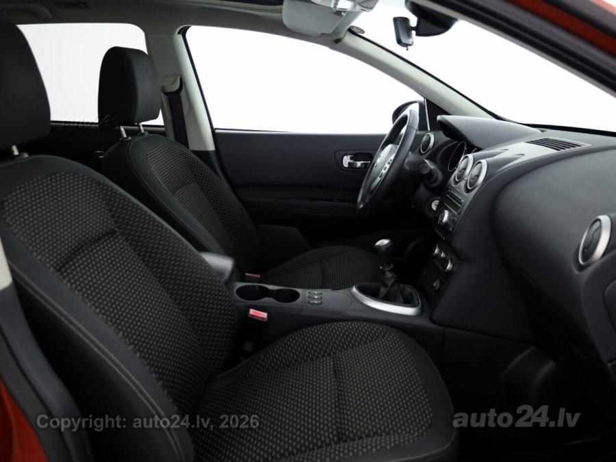 Sarkans Nissan Qashqai 2009 Tallina, ar dzinēja tilpumu 2.00 L un nobraukumu 177 tūkst. km par 2999 €, foto 6 vietnē AUTOMOTO.COM.LV