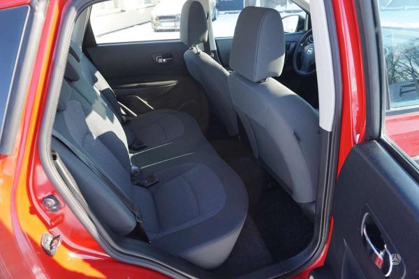 Red Nissan Qashqai 2009 in Klaipeda, with an engine capacity of 1.60 L and mileage of 267 thousand km for 3900 €, photo 11 on AUTOMOTO.COM.LV