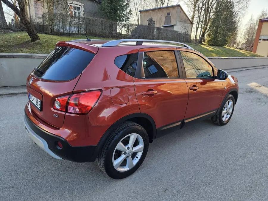 Sarkans Nissan Qashqai 2009 Jēkabpils, ar dzinēja tilpumu 2.00 L un nobraukumu 197 tūkst. km par 5690 €, foto 7 vietnē AUTOMOTO.COM.LV