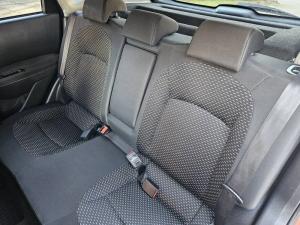 Sarkans Nissan Qashqai 2009 Jēkabpils, ar dzinēja tilpumu 2.00 L un nobraukumu 197 tūkst. km par 5690 €, foto 12 vietnē AUTOMOTO.COM.LV