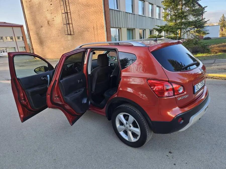 Sarkans Nissan Qashqai 2009 Jēkabpils, ar dzinēja tilpumu 2.00 L un nobraukumu 197 tūkst. km par 5690 €, foto 13 vietnē AUTOMOTO.COM.LV