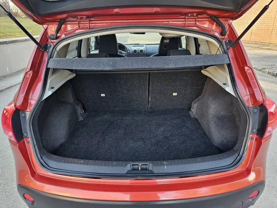 Sarkans Nissan Qashqai 2009 Jēkabpils, ar dzinēja tilpumu 2.00 L un nobraukumu 197 tūkst. km par 5690 €, foto 14 vietnē AUTOMOTO.COM.LV