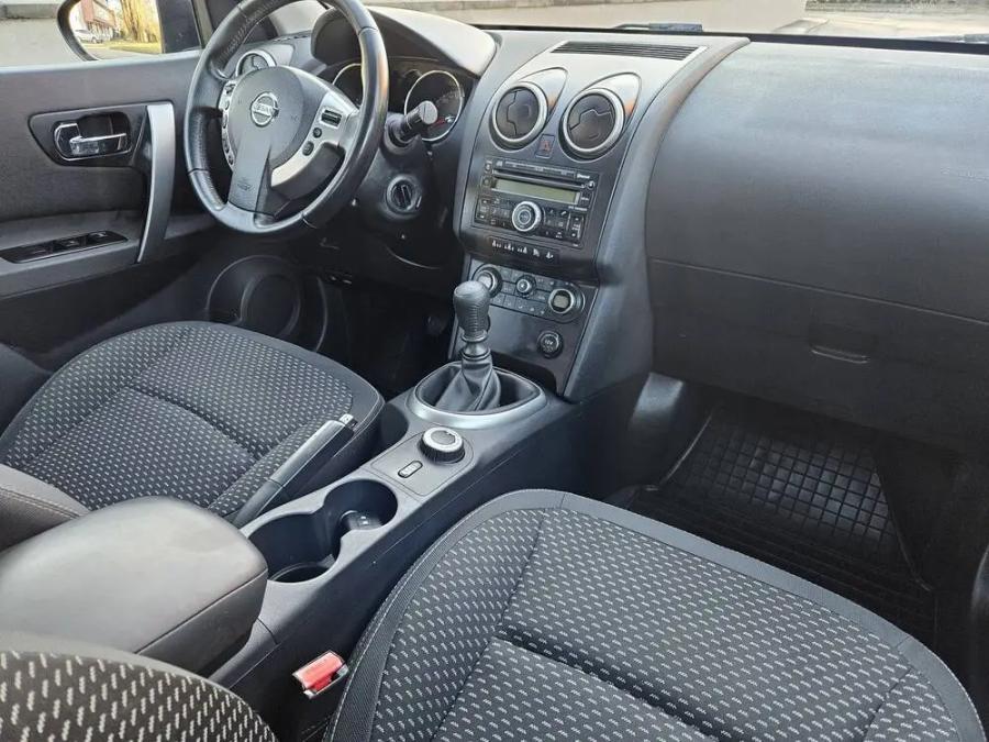Sarkans Nissan Qashqai 2009 Jēkabpils, ar dzinēja tilpumu 2.00 L un nobraukumu 197 tūkst. km par 5690 €, foto 18 vietnē AUTOMOTO.COM.LV