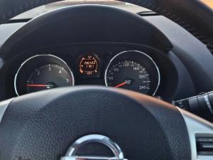 Sarkans Nissan Qashqai 2009 Jēkabpils, ar dzinēja tilpumu 2.00 L un nobraukumu 197 tūkst. km par 5690 €, foto 24 vietnē AUTOMOTO.COM.LV