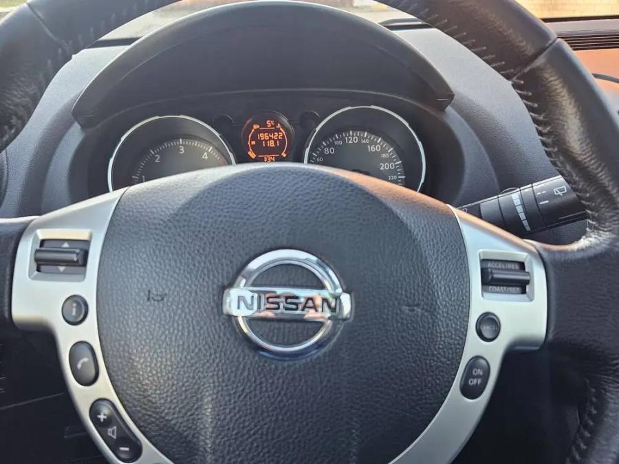 Sarkans Nissan Qashqai 2009 Jēkabpils, ar dzinēja tilpumu 2.00 L un nobraukumu 197 tūkst. km par 5690 €, foto 25 vietnē AUTOMOTO.COM.LV