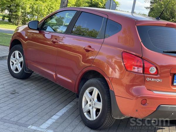 Red Nissan Qashqai 2009 in Jurmala, with an engine capacity of 1.50 L and mileage of 0 thousand km for 2790 €, photo 10 on AUTOMOTO.COM.LV