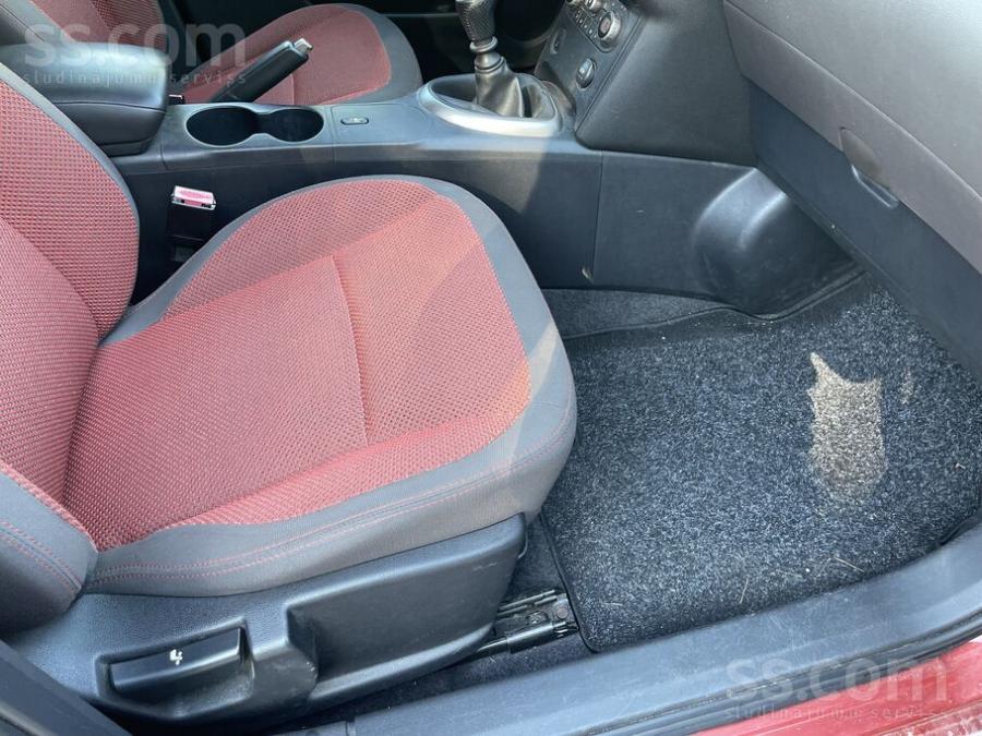 Sarkans Nissan Qashqai 2009 Jūrmala, ar dzinēja tilpumu 1.50 L un nobraukumu 0 tūkst. km par 2790 €, foto 25 vietnē AUTOMOTO.COM.LV