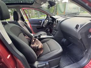 Red Nissan Qashqai 2009 in Alytus, with an engine capacity of 1.46 L and mileage of 249 thousand km for 4999 €, photo 21 on AUTOMOTO.COM.LV