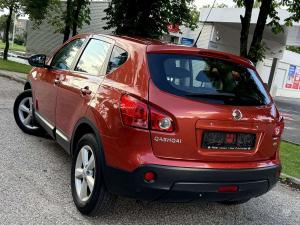 Red Nissan Qashqai 2009 in Alytus, with an engine capacity of 1.46 L and mileage of 249 thousand km for 4999 €, photo 32 on AUTOMOTO.COM.LV