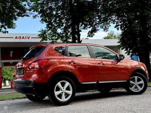 Red Nissan Qashqai 2009 in Alytus, with an engine capacity of 1.46 L and mileage of 249 thousand km for 4999 €, photo 33 on AUTOMOTO.COM.LV