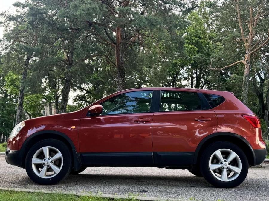 Red Nissan Qashqai 2009 in Alytus, with an engine capacity of 1.46 L and mileage of 249 thousand km for 4999 €, photo 34 on AUTOMOTO.COM.LV