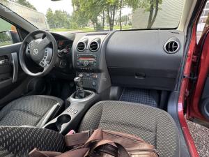 Red Nissan Qashqai 2009 in Alytus, with an engine capacity of 1.50 L and mileage of 249 thousand km for 4899 €, photo 33 on AUTOMOTO.COM.LV