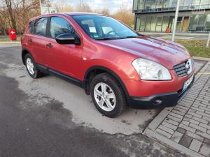 Sarkans Nissan Qashqai 2009 Panevēža, ar dzinēja tilpumu 1.60 L un nobraukumu 316 tūkst. km par 3400 €, foto  vietnē AUTOMOTO.COM.LV