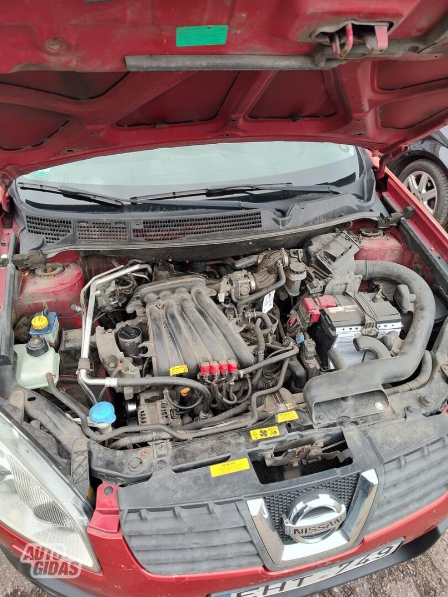Red Nissan Qashqai 2009 in Panevezys, with an engine capacity of 1.60 L and mileage of 316 thousand km for 3400 €, photo 8 on AUTOMOTO.COM.LV