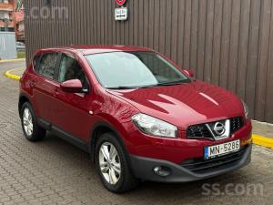 Red Nissan Qashqai 2010 in Riga, with an engine capacity of 2.00 L and mileage of 241 thousand km for 4990 €, photo 7 on AUTOMOTO.COM.LV