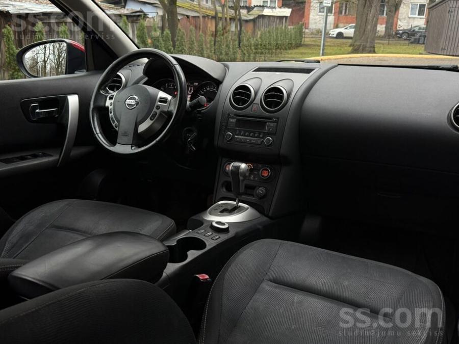 Red Nissan Qashqai 2010 in Riga, with an engine capacity of 2.00 L and mileage of 241 thousand km for 4990 €, photo 10 on AUTOMOTO.COM.LV
