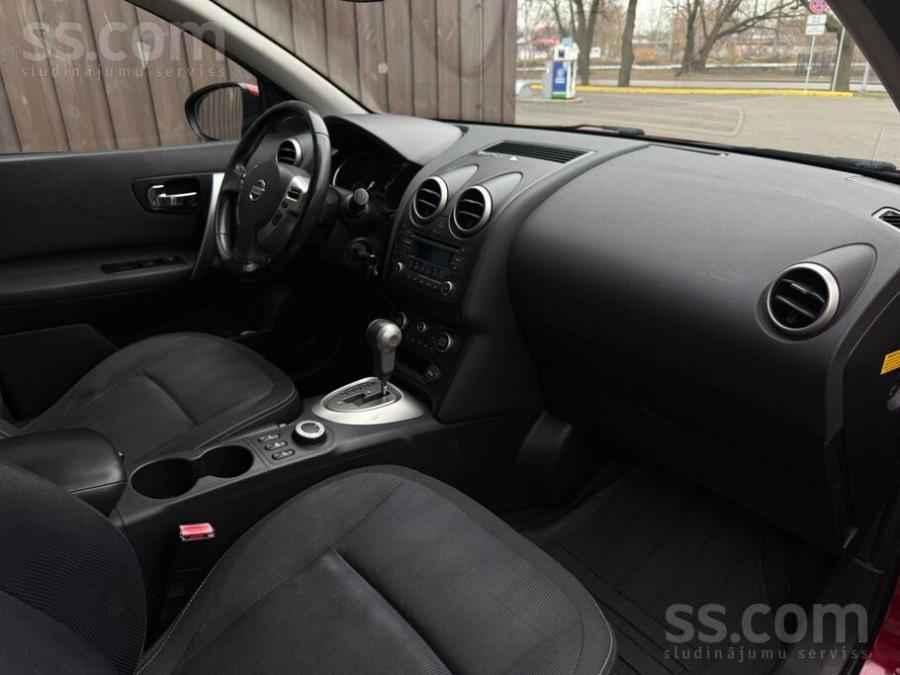 Red Nissan Qashqai 2010 in Riga, with an engine capacity of 2.00 L and mileage of 241 thousand km for 4990 €, photo 13 on AUTOMOTO.COM.LV