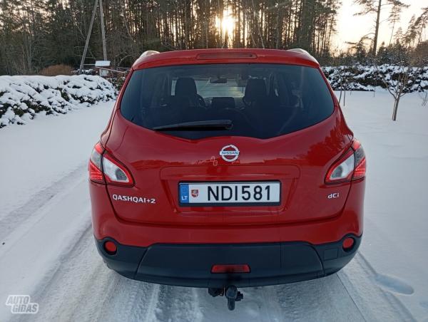 Red Nissan Qashqai 2010 in Vilnius, with an engine capacity of 1.50 L and mileage of 282 thousand km for 4550 €, photo 6 on AUTOMOTO.COM.LV
