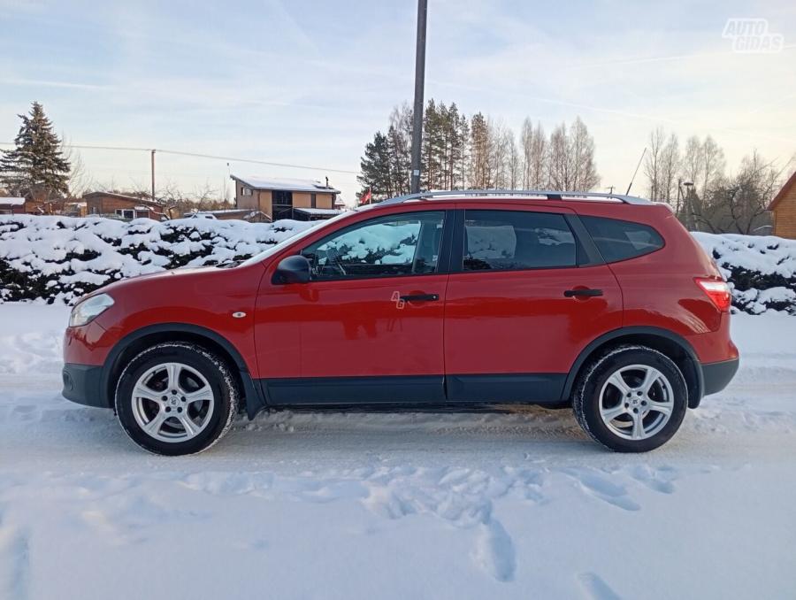 Red Nissan Qashqai 2010 in Vilnius, with an engine capacity of 1.50 L and mileage of 282 thousand km for 4550 €, photo 7 on AUTOMOTO.COM.LV