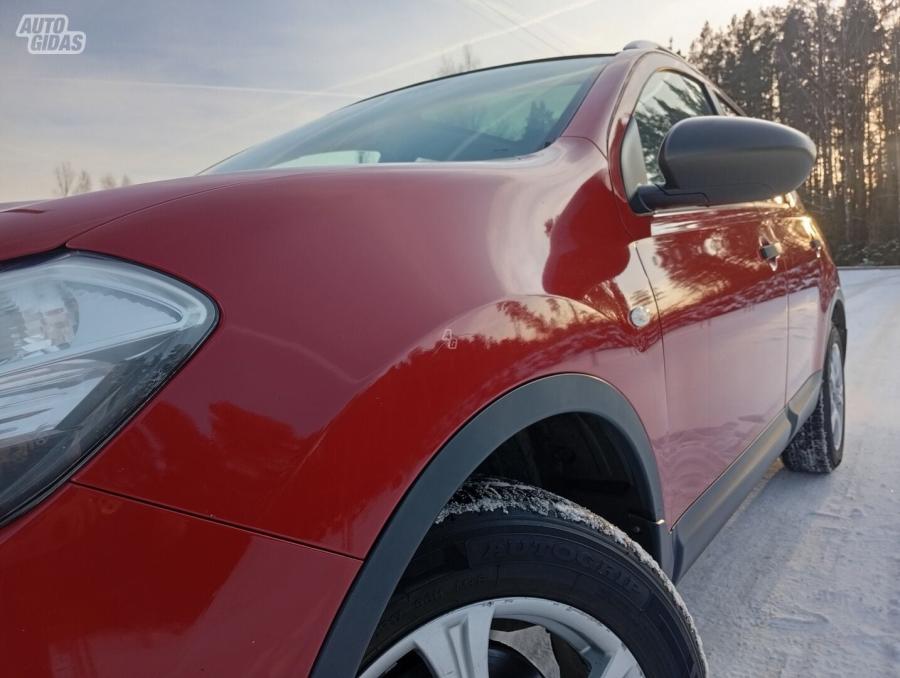 Red Nissan Qashqai 2010 in Vilnius, with an engine capacity of 1.50 L and mileage of 282 thousand km for 4550 €, photo 9 on AUTOMOTO.COM.LV
