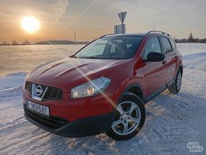 Sarkans Nissan Qashqai 2010 Viļņa, ar dzinēja tilpumu 1.50 L un nobraukumu 282 tūkst. km par 4650 €, foto  vietnē AUTOMOTO.COM.LV