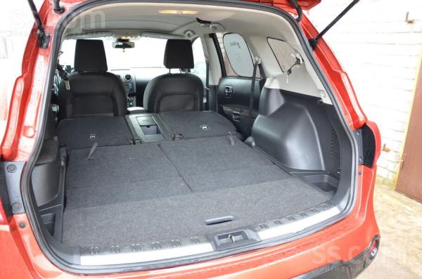 Red Nissan Qashqai 2010 in Riga, with an engine capacity of 1.50 L and mileage of 230 thousand km for 3200 €, photo 6 on AUTOMOTO.COM.LV