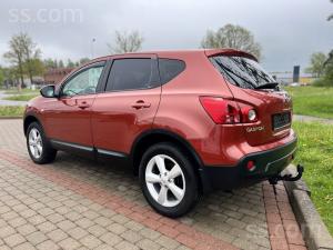 Красный Ниссан Кашкай 2010 в Цесис, объемом двигателя 1.50 л и пробегом 128 тыс. км за 6500 €, фото 6 на AUTOMOTO.COM.LV