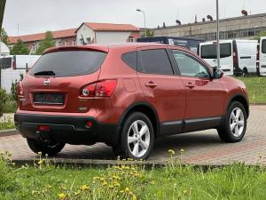 Красный Ниссан Кашкай 2010 в Цесис, объемом двигателя 1.50 л и пробегом 128 тыс. км за 6500 €, фото 4 на AUTOMOTO.COM.LV