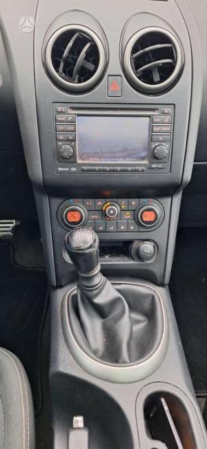 Sarkans Nissan Qashqai 2010 Tauragė, ar dzinēja tilpumu 1.46 L un nobraukumu 180 tūkst. km par 2800 €, foto 13 vietnē AUTOMOTO.COM.LV