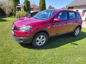 Red Nissan Qashqai 2011 in Jelgava, with an engine capacity of 2.00 L and mileage of 280 thousand km for 4500 €, photo  on AUTOMOTO.COM.LV