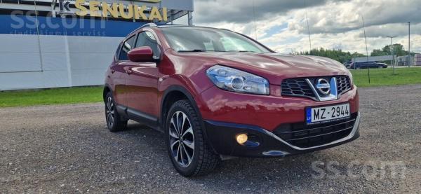 Red Nissan Qashqai 2011 in Daugavpils, with an engine capacity of 1.50 L and mileage of 283 thousand km for 5350 €, photo 7 on AUTOMOTO.COM.LV