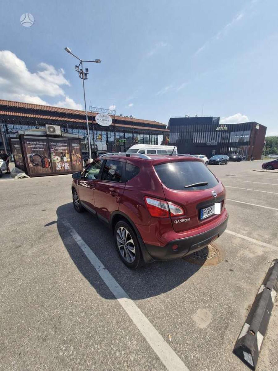 Sarkans Nissan Qashqai 2011 Viļņa, ar dzinēja tilpumu 2.00 L un nobraukumu 121 tūkst. km par 6350 €, foto 7 vietnē AUTOMOTO.COM.LV