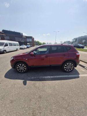 Sarkans Nissan Qashqai 2011 Viļņa, ar dzinēja tilpumu 2.00 L un nobraukumu 121 tūkst. km par 6350 €, foto 8 vietnē AUTOMOTO.COM.LV