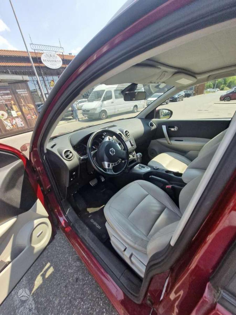 Sarkans Nissan Qashqai 2011 Viļņa, ar dzinēja tilpumu 2.00 L un nobraukumu 121 tūkst. km par 6350 €, foto 11 vietnē AUTOMOTO.COM.LV