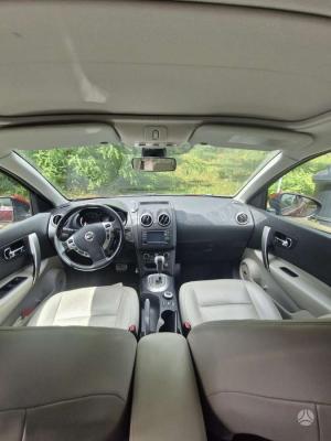 Sarkans Nissan Qashqai 2011 Viļņa, ar dzinēja tilpumu 2.00 L un nobraukumu 121 tūkst. km par 6350 €, foto 13 vietnē AUTOMOTO.COM.LV