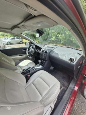 Sarkans Nissan Qashqai 2011 Viļņa, ar dzinēja tilpumu 2.00 L un nobraukumu 121 tūkst. km par 6350 €, foto 15 vietnē AUTOMOTO.COM.LV