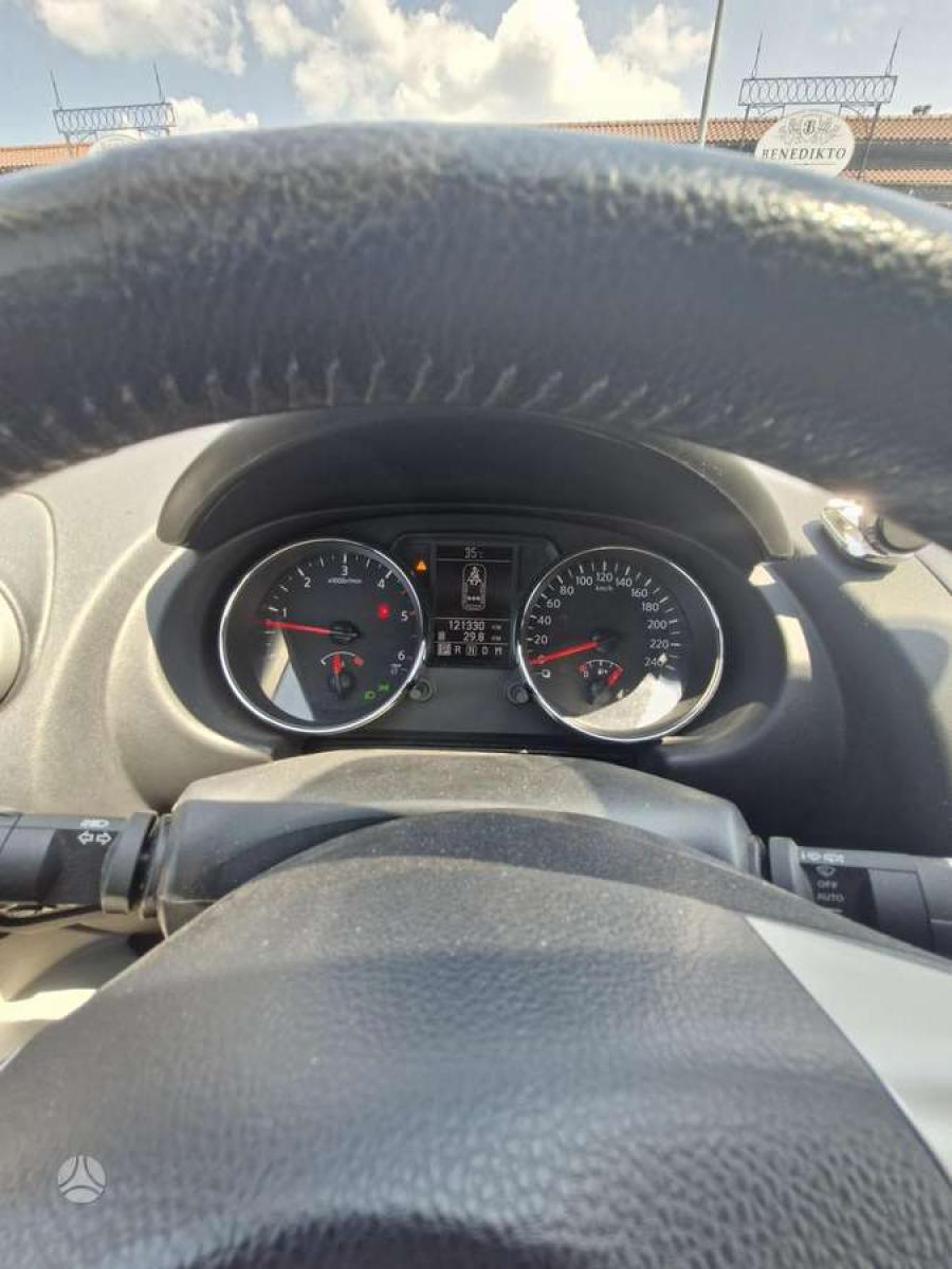 Sarkans Nissan Qashqai 2011 Viļņa, ar dzinēja tilpumu 2.00 L un nobraukumu 121 tūkst. km par 6350 €, foto 16 vietnē AUTOMOTO.COM.LV
